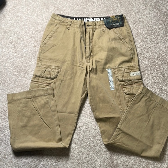 UNIONBAY | Pants | Nwt Union Bay Khaki Cargo Pants 33x32 | Poshmark